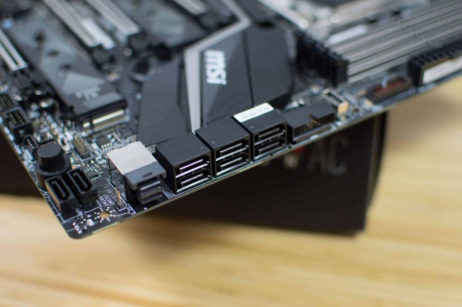 Types of hard drive connectors - Power and data - HardwarEsfera